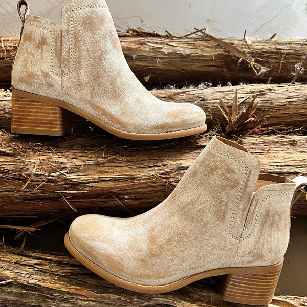 Win Doe White Booties | Gussied Up Online – gussied up online